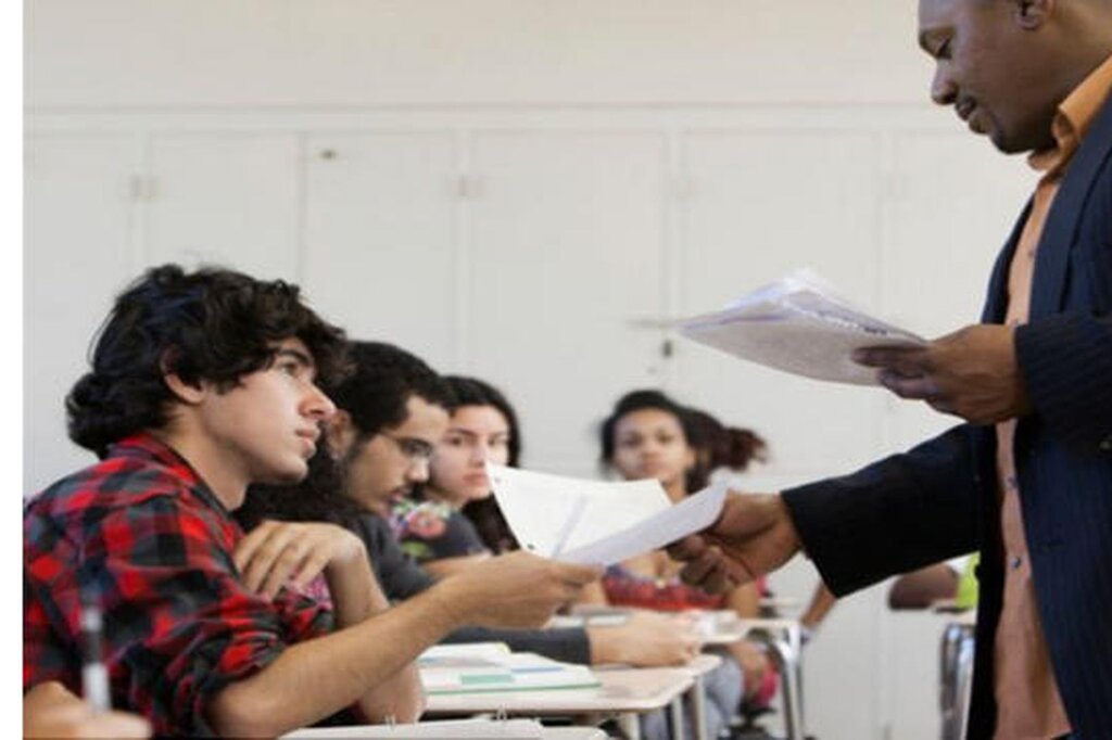 Matching Pairs: Back to school Vocabulary Match